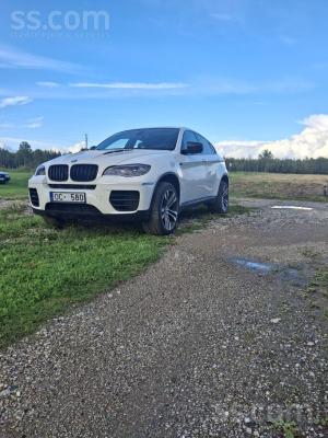 White BMW X6 2013 in Tukums, with an engine capacity of 3.00 L and mileage of 238 thousand km for 13900 €, photo 3 on AUTOMOTO.COM.LV