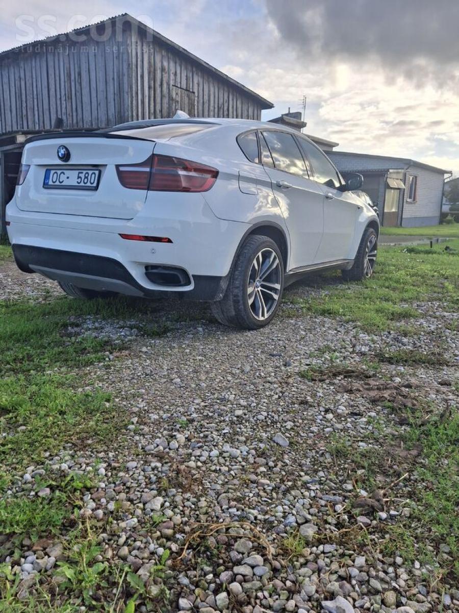 White BMW X6 2013 in Tukums, with an engine capacity of 3.00 L and mileage of 238 thousand km for 13900 €, photo 5 on AUTOMOTO.COM.LV