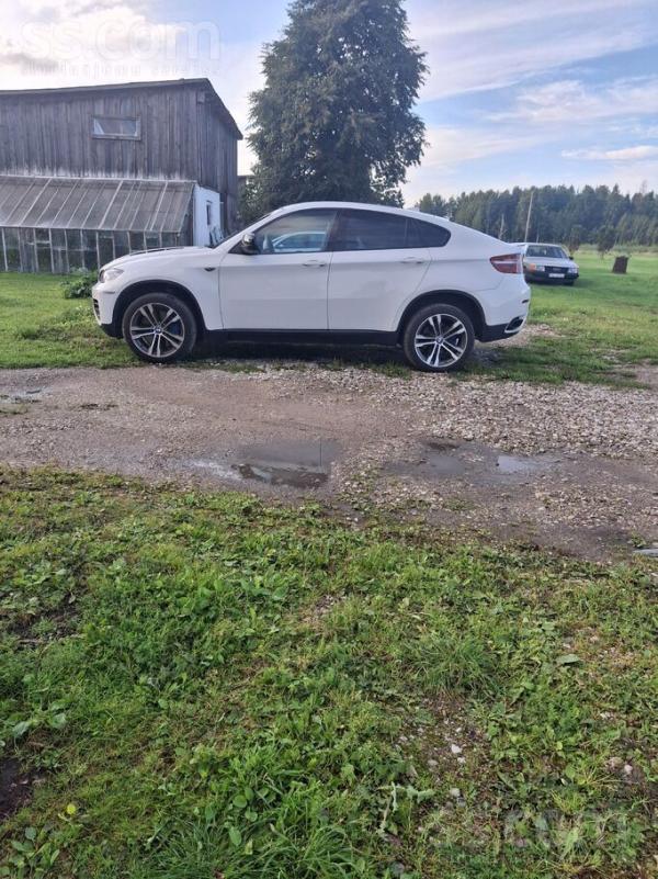 BMW X6 2013 in Tukums on AUTOMOTO.COM.LV White BMW X6 2013 in Tukums, with an engine capacity of 3.00 L and mileage of 238 thousand km for 13900 €, photo 1 on AUTOMOTO.COM.LV