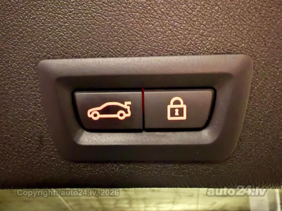 White BMW X6 2020 in Tallinn, with an engine capacity of 3.00 L and mileage of 115 thousand km for 54995 €, photo 30 on AUTOMOTO.COM.LV