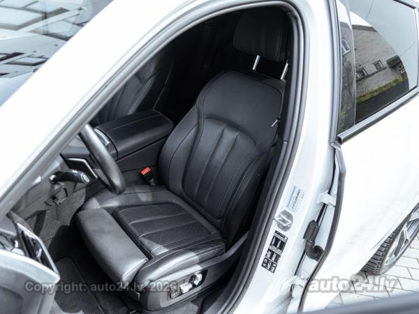 White BMW X6 2021 in Tallinn, with an engine capacity of 3.00 L and mileage of 60 thousand km for 61900 €, photo 7 on AUTOMOTO.COM.LV