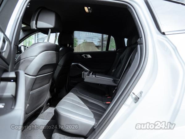 White BMW X6 2021 in Tallinn, with an engine capacity of 3.00 L and mileage of 60 thousand km for 61900 €, photo 8 on AUTOMOTO.COM.LV