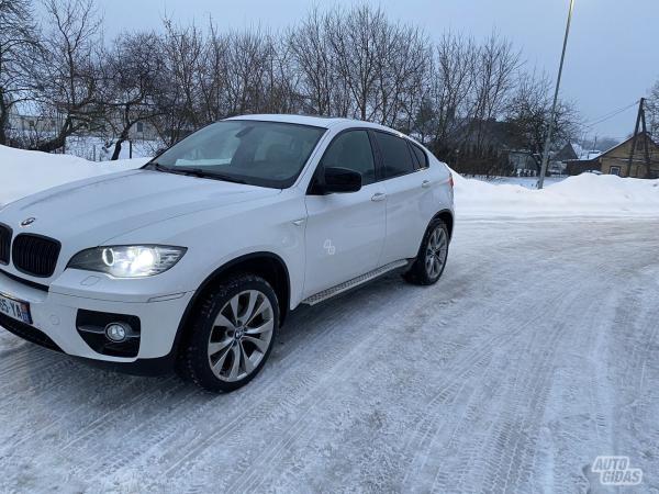 White BMW X6 2009 in Ukmerge, with an engine capacity of 3.00 L and mileage of 334 thousand km for 12000 €, photo 4 on AUTOMOTO.COM.LV