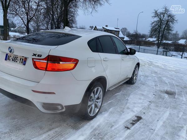 White BMW X6 2009 in Ukmerge, with an engine capacity of 3.00 L and mileage of 334 thousand km for 12000 €, photo 5 on AUTOMOTO.COM.LV