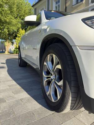 White BMW X6 2009 in Marijampole, with an engine capacity of 2.99 L and mileage of 330 thousand km for 11900 €, photo 7 on AUTOMOTO.COM.LV