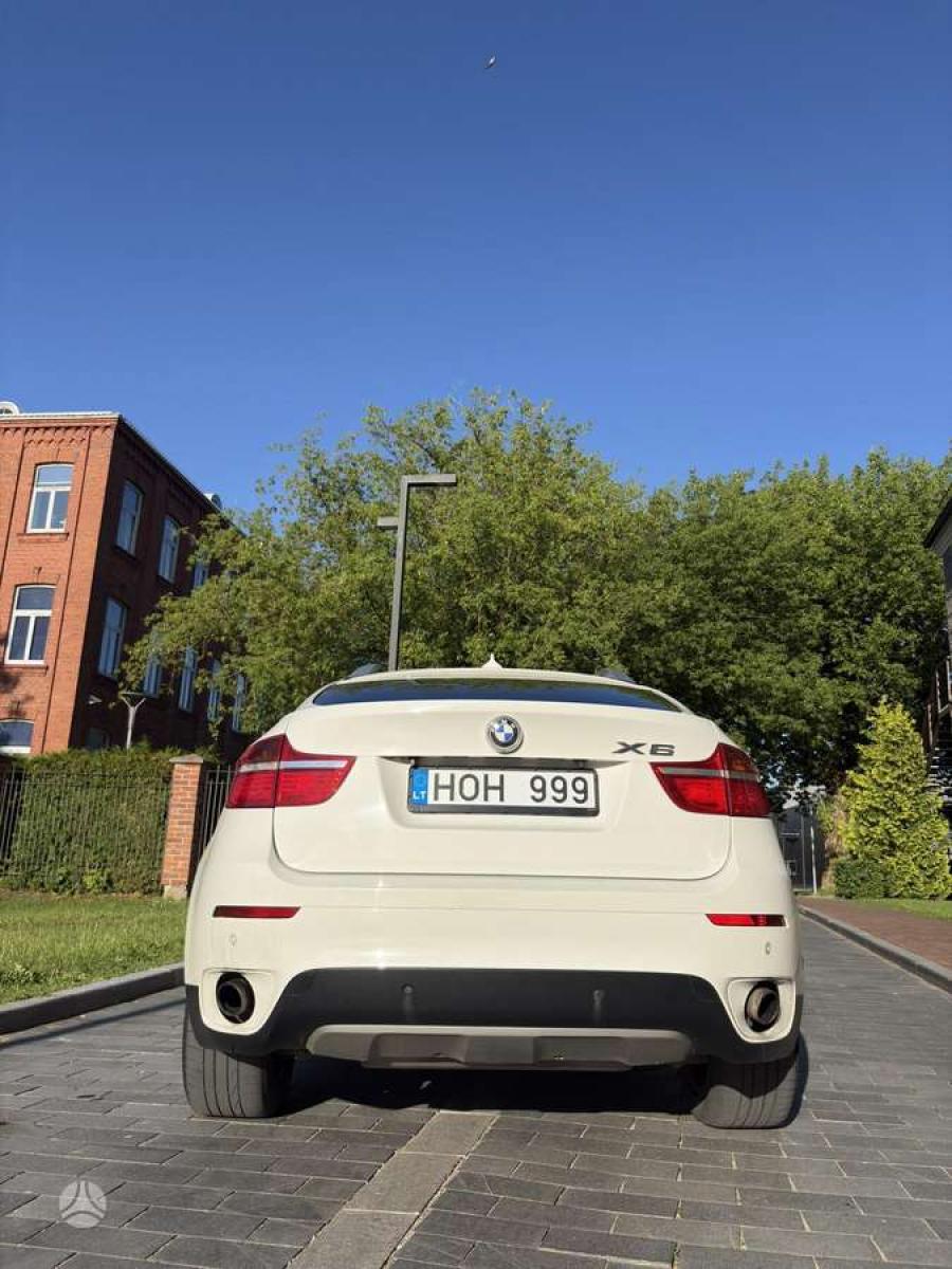 White BMW X6 2009 in Marijampole, with an engine capacity of 2.99 L and mileage of 330 thousand km for 11900 €, photo 11 on AUTOMOTO.COM.LV