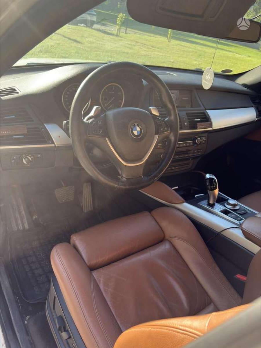 White BMW X6 2009 in Marijampole, with an engine capacity of 2.99 L and mileage of 330 thousand km for 11900 €, photo 14 on AUTOMOTO.COM.LV