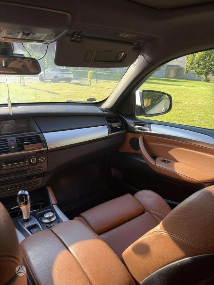 White BMW X6 2009 in Marijampole, with an engine capacity of 2.99 L and mileage of 330 thousand km for 11900 €, photo 16 on AUTOMOTO.COM.LV