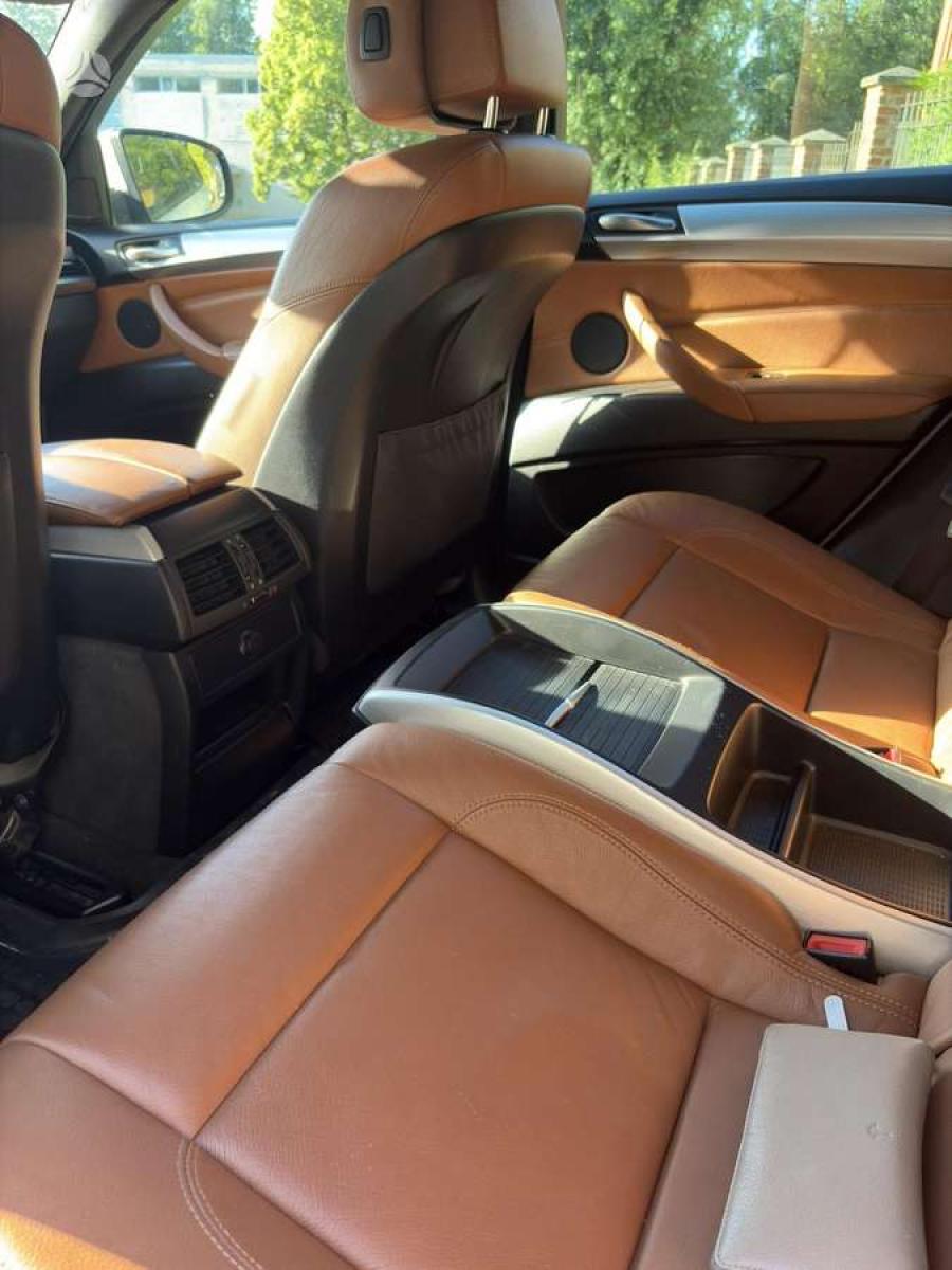 White BMW X6 2009 in Marijampole, with an engine capacity of 2.99 L and mileage of 330 thousand km for 11900 €, photo 20 on AUTOMOTO.COM.LV