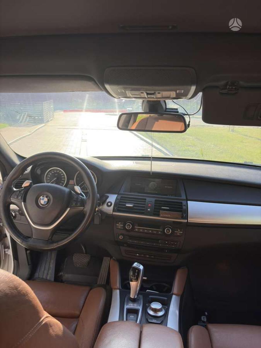 White BMW X6 2009 in Marijampole, with an engine capacity of 2.99 L and mileage of 330 thousand km for 11900 €, photo 22 on AUTOMOTO.COM.LV