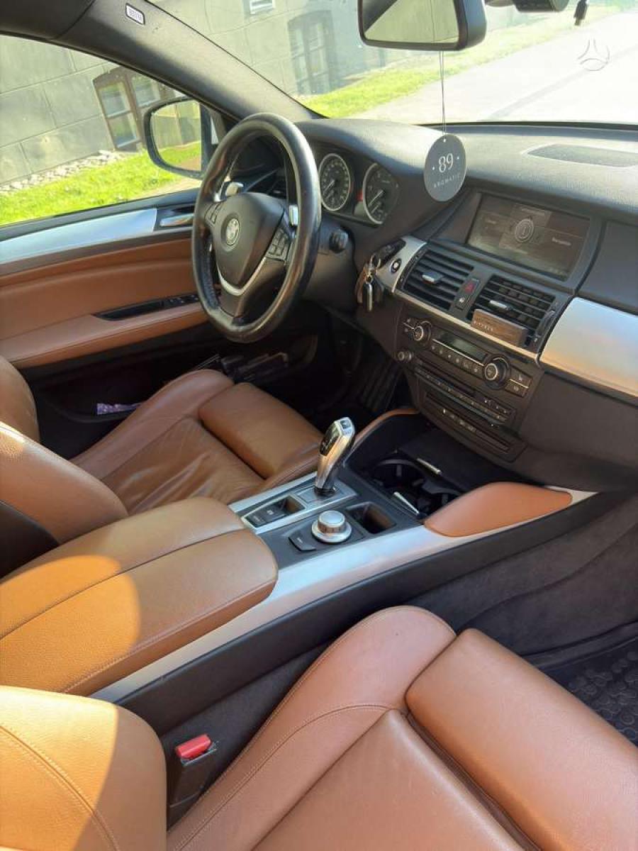 White BMW X6 2009 in Marijampole, with an engine capacity of 2.99 L and mileage of 330 thousand km for 11900 €, photo 25 on AUTOMOTO.COM.LV
