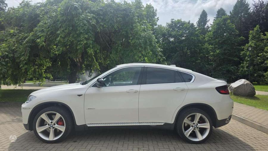 White BMW X6 2009 in Kedainiai, with an engine capacity of 4.40 L and mileage of 183 thousand km for 13333 €, photo 6 on AUTOMOTO.COM.LV