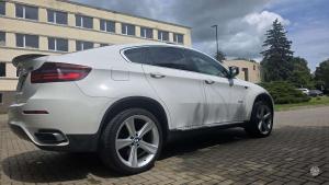 White BMW X6 2009 in Kedainiai, with an engine capacity of 4.40 L and mileage of 183 thousand km for 13333 €, photo 15 on AUTOMOTO.COM.LV