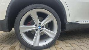 White BMW X6 2009 in Kedainiai, with an engine capacity of 4.40 L and mileage of 183 thousand km for 13333 €, photo 24 on AUTOMOTO.COM.LV