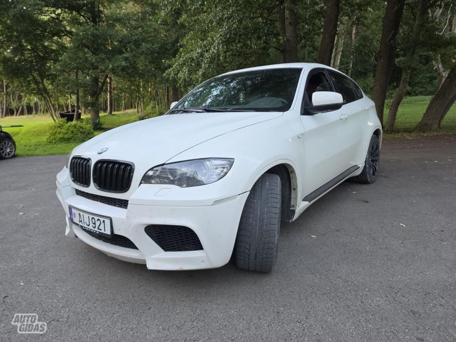 White BMW X6 2009 in Silute, with an engine capacity of 3.00 L and mileage of 390 thousand km for 9200 €, photo 1 on AUTOMOTO.COM.LV