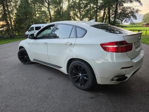 White BMW X6 2009 in Silute, with an engine capacity of 3.00 L and mileage of 390 thousand km for 9200 €, photo 8 on AUTOMOTO.COM.LV