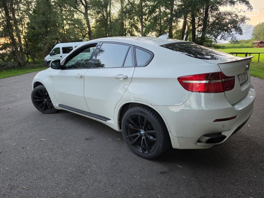 White BMW X6 2009 in Silute, with an engine capacity of 3.00 L and mileage of 390 thousand km for 9200 €, photo 8 on AUTOMOTO.COM.LV