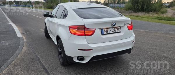 BMW X6 2009 Rīga vietnē Balts BMW X6 2009 Rīga, ar dzinēja tilpumu 3.00 L un nobraukumu 178 tūkst. km par 11000 €, foto 3 vietnē AUTOMOTO.COM.LV