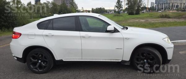 BMW X6 2009 Rīga vietnē Balts BMW X6 2009 Rīga, ar dzinēja tilpumu 3.00 L un nobraukumu 178 tūkst. km par 11000 €, foto 5 vietnē AUTOMOTO.COM.LV