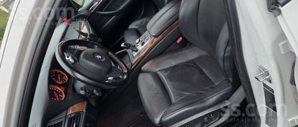 BMW X6 2009 Rīga vietnē Balts BMW X6 2009 Rīga, ar dzinēja tilpumu 3.00 L un nobraukumu 178 tūkst. km par 11000 €, foto 9 vietnē AUTOMOTO.COM.LV