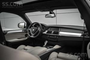 White BMW X6 2010 in Riga, with an engine capacity of 3.00 L and mileage of 239 thousand km for 9990 €, photo 18 on AUTOMOTO.COM.LV