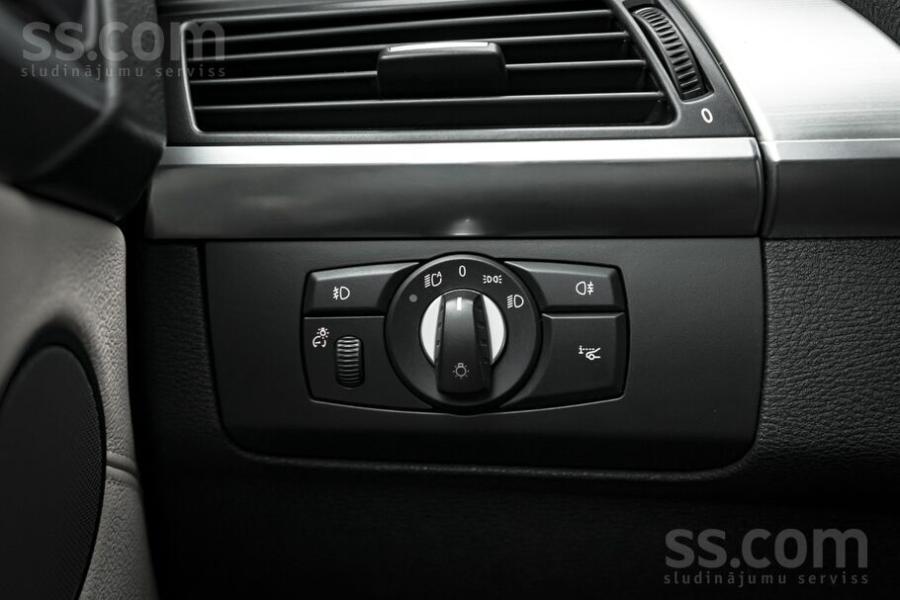 White BMW X6 2010 in Riga, with an engine capacity of 3.00 L and mileage of 239 thousand km for 9990 €, photo 31 on AUTOMOTO.COM.LV