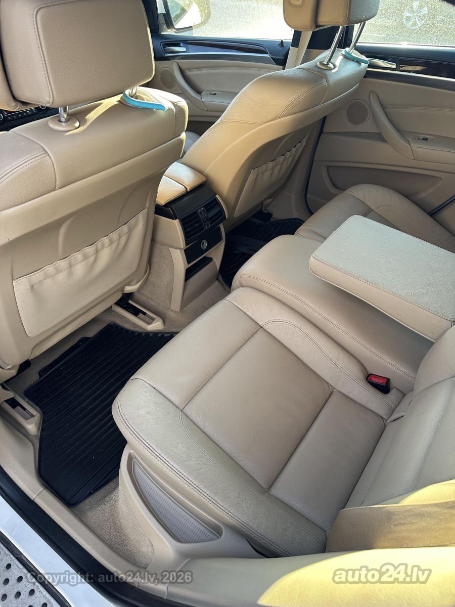 White BMW X6 2010 in Tallinn, with an engine capacity of 3.00 L and mileage of 369 thousand km for 14500 €, photo 6 on AUTOMOTO.COM.LV