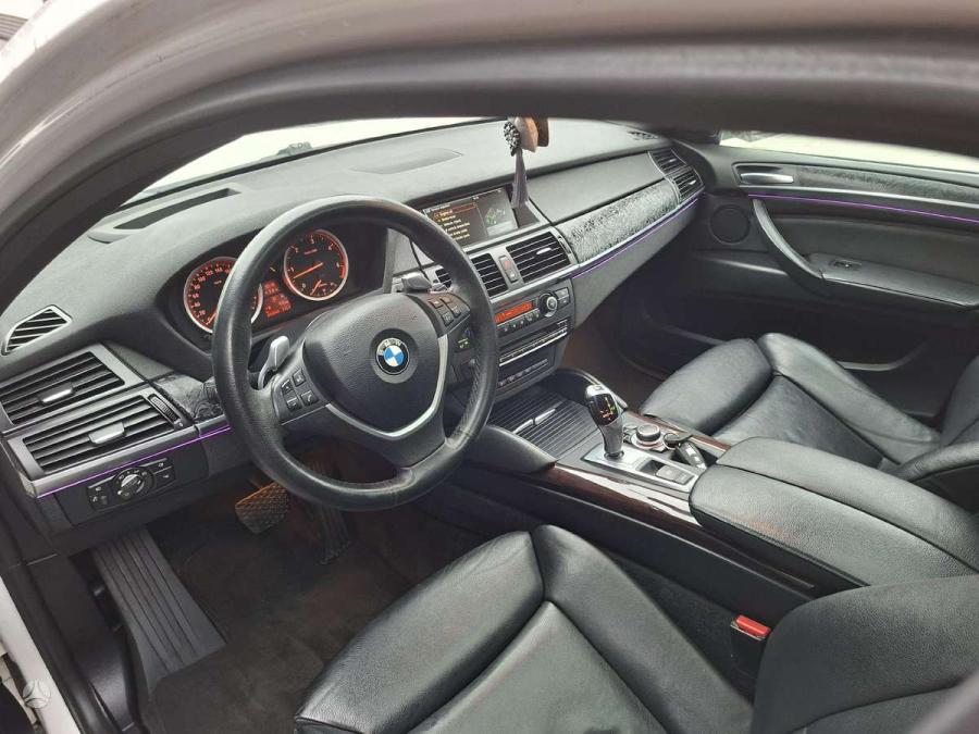 Balts BMW X6 2011 Klaipėda, ar dzinēja tilpumu 3.00 L un nobraukumu 266 tūkst. km par 11600 €, foto 14 vietnē AUTOMOTO.COM.LV