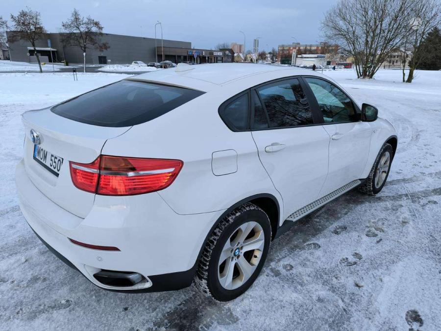 White BMW X6 2011 in Panevezys, with an engine capacity of 2.98 L and mileage of 260 thousand km for 12212 €, photo 10 on AUTOMOTO.COM.LV