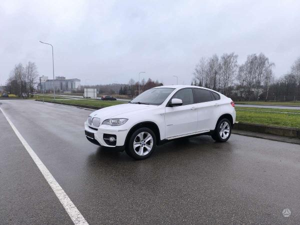 White BMW X6 2011 in Panevezys, with an engine capacity of 2.99 L and mileage of 244 thousand km for 11600 €, photo 2 on AUTOMOTO.COM.LV