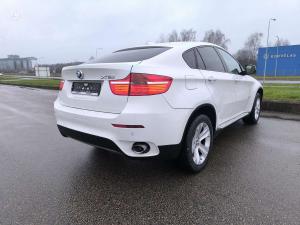 White BMW X6 2011 in Panevezys, with an engine capacity of 2.99 L and mileage of 244 thousand km for 11600 €, photo 7 on AUTOMOTO.COM.LV