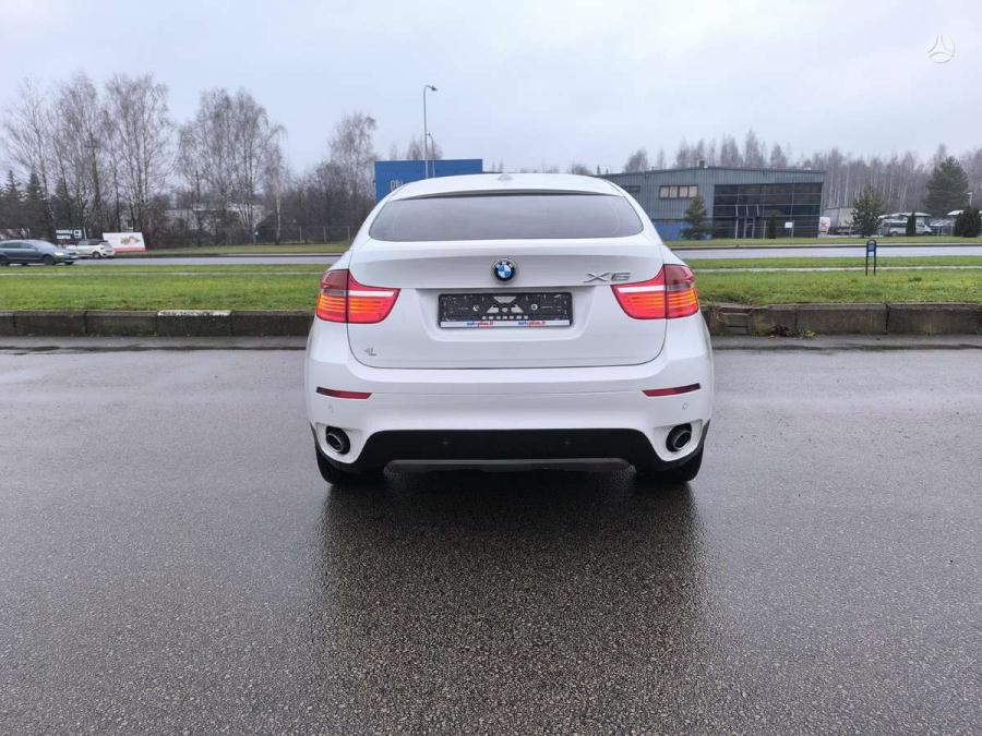 White BMW X6 2011 in Panevezys, with an engine capacity of 2.99 L and mileage of 244 thousand km for 11600 €, photo 12 on AUTOMOTO.COM.LV