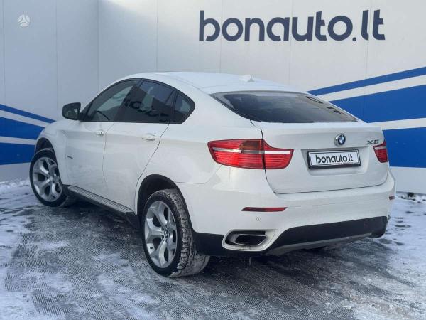Balts BMW X6 2011 Kauņa, ar dzinēja tilpumu 2.99 L un nobraukumu 324 tūkst. km par 13999 €, foto 4 vietnē AUTOMOTO.COM.LV