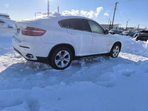 White BMW X6 2011 in Panevezys, with an engine capacity of 3.00 L and mileage of 244 thousand km for 11600 €, photo 4 on AUTOMOTO.COM.LV