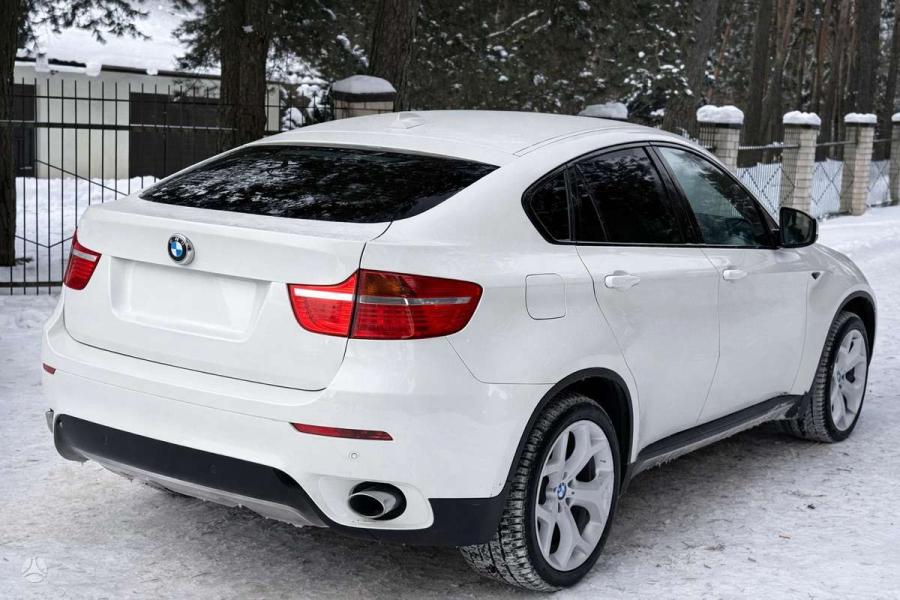 White BMW X6 2011 in Vilnius, with an engine capacity of 2.99 L and mileage of 277 thousand km for 12500 €, photo 6 on AUTOMOTO.COM.LV