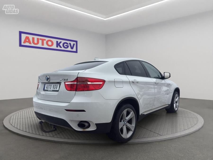 White BMW X6 2011 in Kaunas, with an engine capacity of 3.00 L and mileage of 277 thousand km for 10999 €, photo 6 on AUTOMOTO.COM.LV