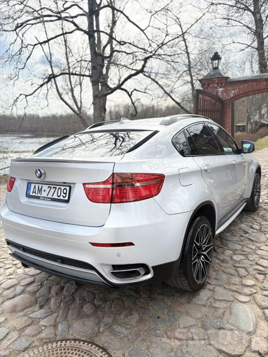Balts BMW X6 2011 Kuldīga, ar dzinēja tilpumu 3.00 L un nobraukumu 0 tūkst. km par 14995 €, foto 15 vietnē AUTOMOTO.COM.LV