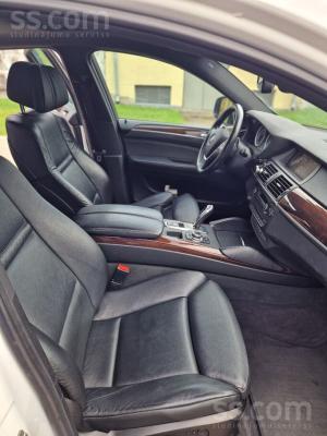 White BMW X6 2011 in Riga, with an engine capacity of 3.00 L and mileage of 310 thousand km for 13000 €, photo 7 on AUTOMOTO.COM.LV