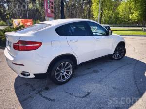 White BMW X6 2011 in Riga, with an engine capacity of 3.00 L and mileage of 205 thousand km for 13299 €, photo 3 on AUTOMOTO.COM.LV