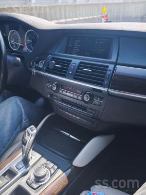 White BMW X6 2011 in Riga, with an engine capacity of 3.00 L and mileage of 205 thousand km for 13299 €, photo 13 on AUTOMOTO.COM.LV