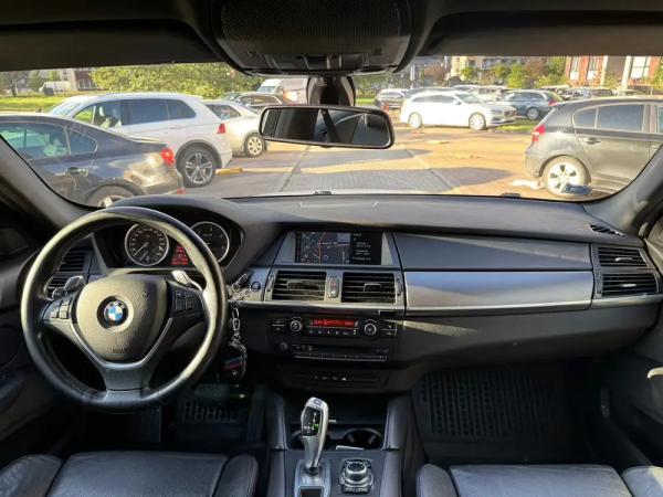 White BMW X6 2011 in Riga, with an engine capacity of 3.00 L and mileage of 235 thousand km for 11990 €, photo 9 on AUTOMOTO.COM.LV