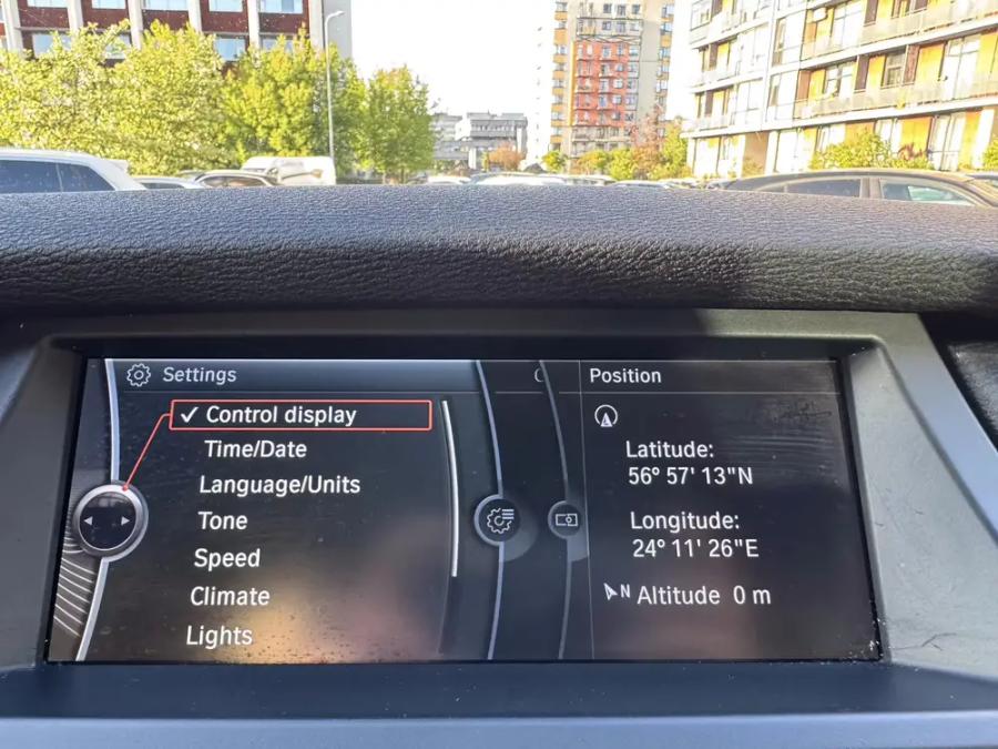 White BMW X6 2011 in Riga, with an engine capacity of 3.00 L and mileage of 235 thousand km for 11990 €, photo 12 on AUTOMOTO.COM.LV