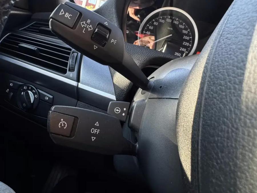 White BMW X6 2011 in Riga, with an engine capacity of 3.00 L and mileage of 235 thousand km for 11990 €, photo 26 on AUTOMOTO.COM.LV