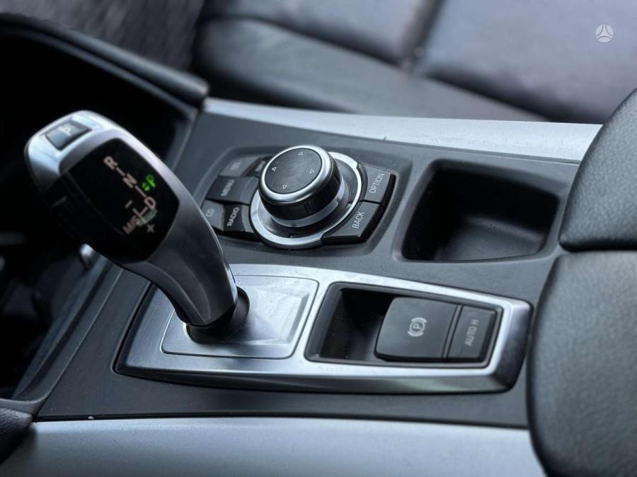 Balts BMW X6 2011 Šauļi, ar dzinēja tilpumu 2.99 L un nobraukumu 334 tūkst. km par 11700 €, foto 18 vietnē AUTOMOTO.COM.LV