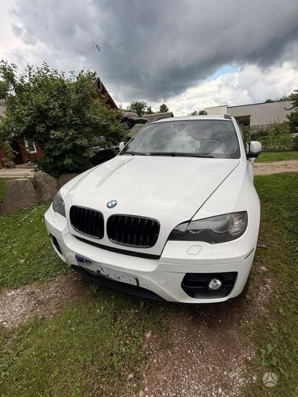 Balts BMW X6 2011 Šalčininkai, ar dzinēja tilpumu 2.99 L un nobraukumu 275 tūkst. km par 10500 €, foto 1 vietnē AUTOMOTO.COM.LV