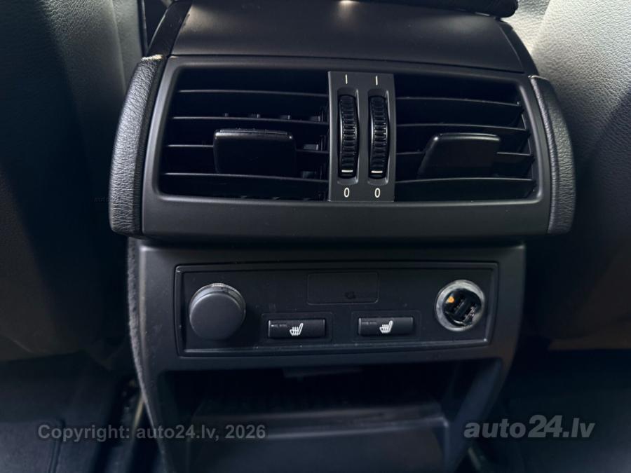Balts BMW X6 2011 Tallina, ar dzinēja tilpumu 3.00 L un nobraukumu 288 tūkst. km par 9999 €, foto 12 vietnē AUTOMOTO.COM.LV
