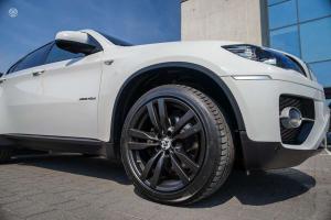 White BMW X6 2011 in Marijampole, with an engine capacity of 2.99 L and mileage of 283 thousand km for 11950 €, photo 8 on AUTOMOTO.COM.LV