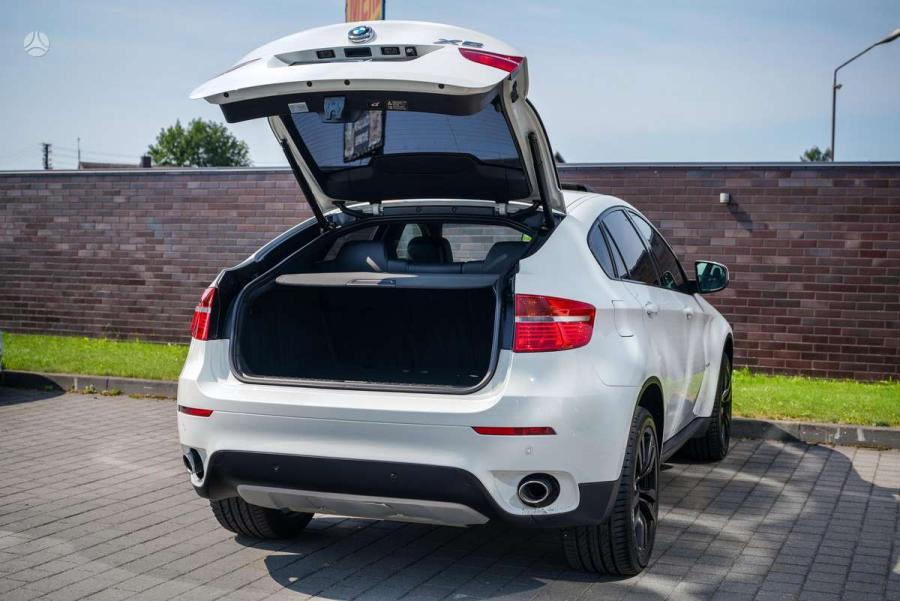 White BMW X6 2011 in Marijampole, with an engine capacity of 2.99 L and mileage of 283 thousand km for 11950 €, photo 14 on AUTOMOTO.COM.LV