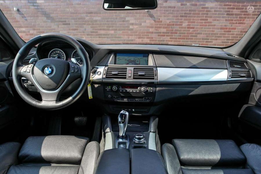 White BMW X6 2011 in Marijampole, with an engine capacity of 2.99 L and mileage of 283 thousand km for 11950 €, photo 17 on AUTOMOTO.COM.LV