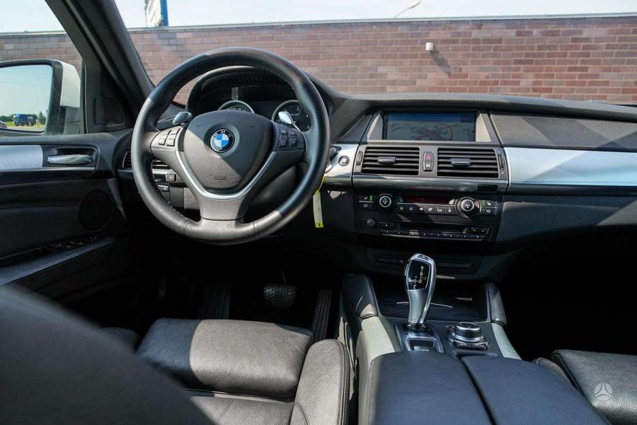 White BMW X6 2011 in Marijampole, with an engine capacity of 2.99 L and mileage of 283 thousand km for 11950 €, photo 18 on AUTOMOTO.COM.LV